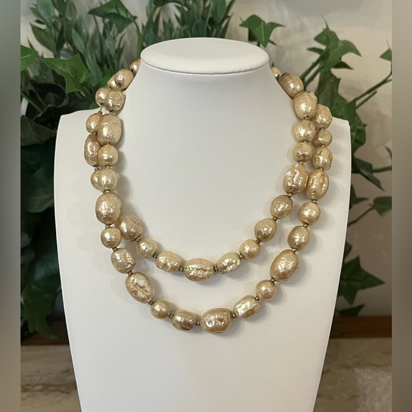 Hattie Carnegie | Jewelry | Hattie Carnegie Faux Baroque Pearl Necklace ...